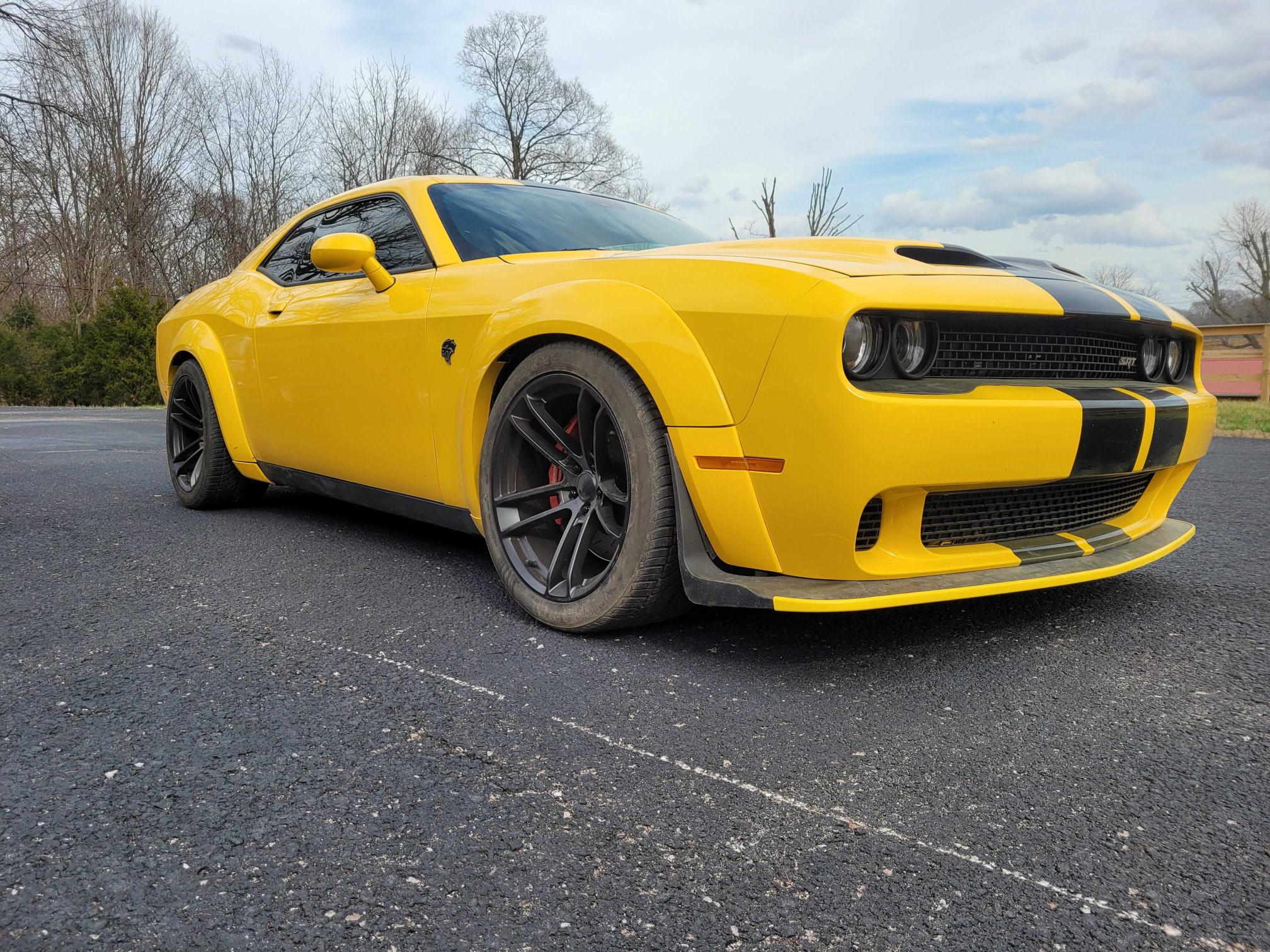 Yellow 2017 Dodge Charger Srt Hellcat Greenlight 1:64 2017 Dodge